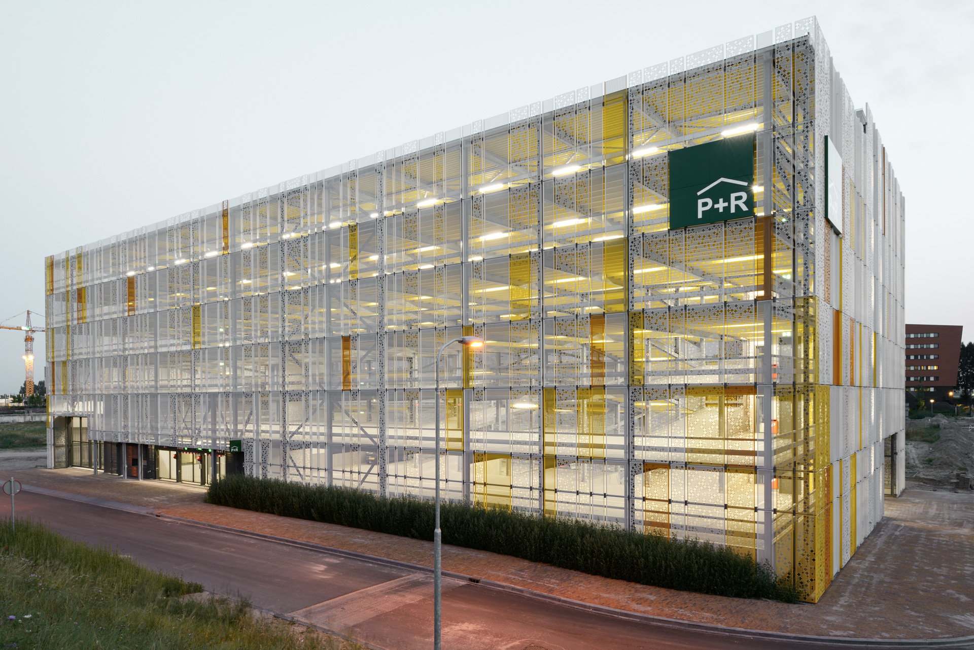 Hoofddorp, Niederlande - HUBER Parking