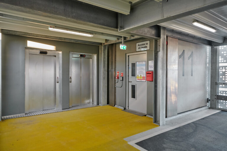 Aberdeen, Royal Infirmary Car Park , Scotland - Huber Parking