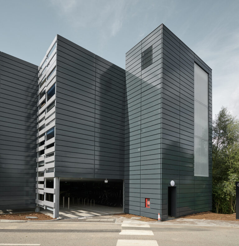 Brackley, Staff Car Park, United Kingdom - Huber Parking