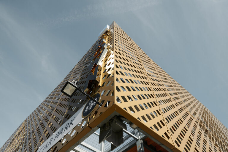 Ipswich, “Crown” Car Park, United Kingdom - HUBER Parking